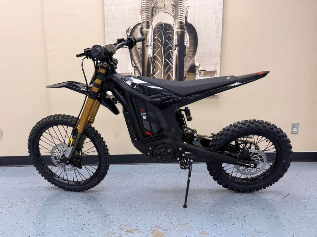 2026 Arctic Leopard XE Pro S - Motomax